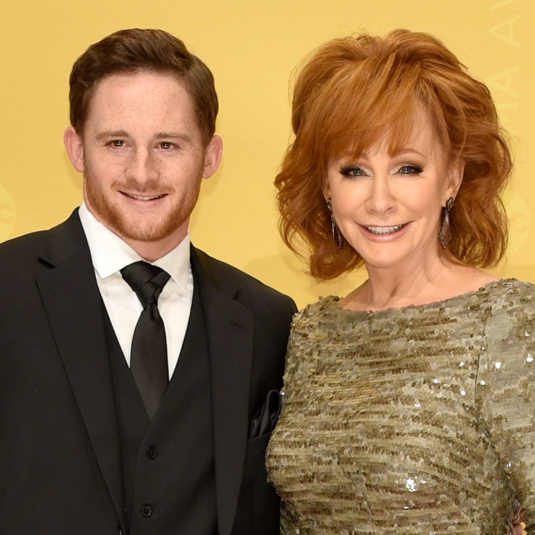 The Voice's Reba McEntire is unrecognizable in never-before-seen family ...