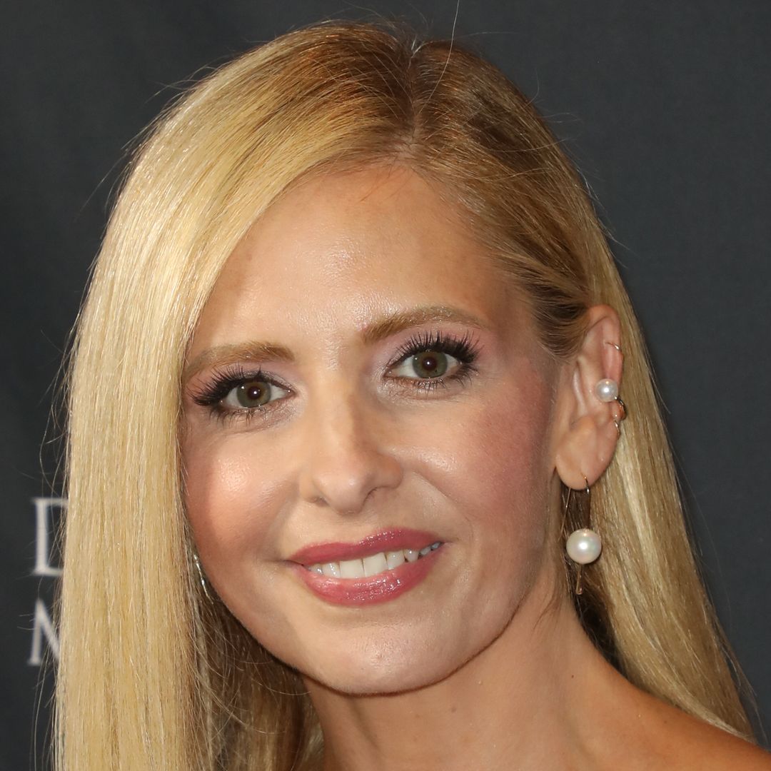 Sarah Michelle Gellar Is All Legs In Tiny Leather Shorts For Debaucherous Getaway Hello