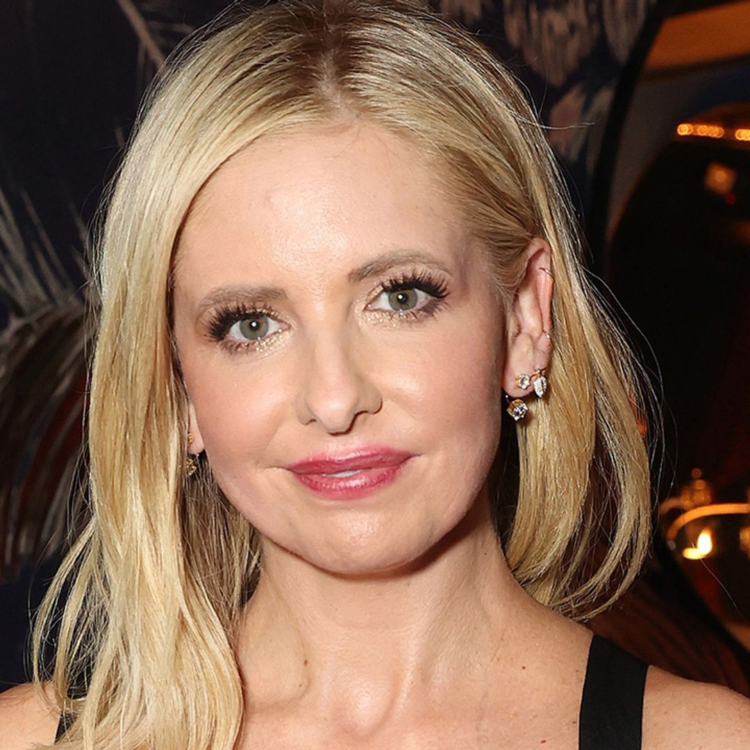 Sarah Michelle Gellar turns heads in unique swimsuit as she poses by ...