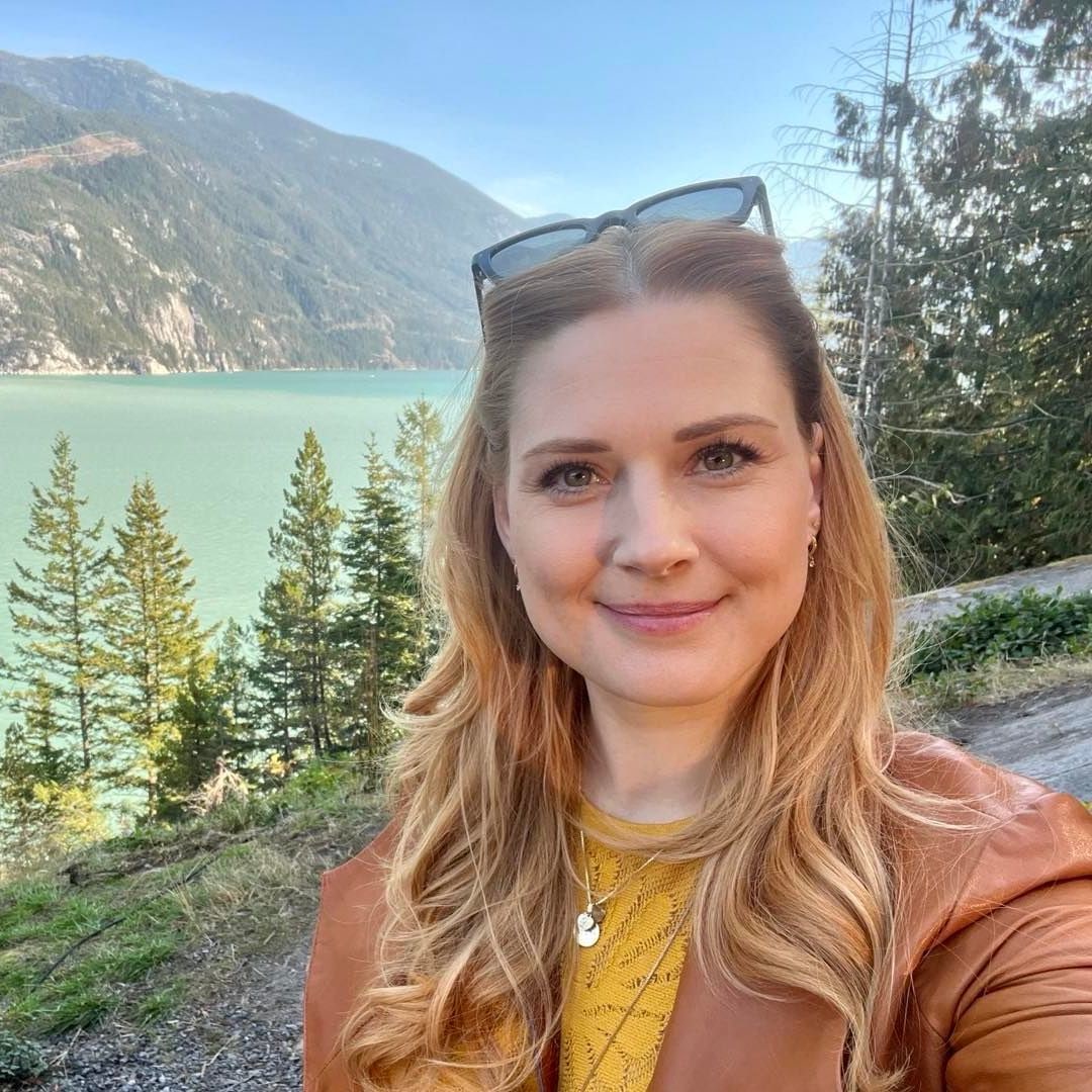 Virgin River star Alexandra Breckenridge has a sentimental family home ...