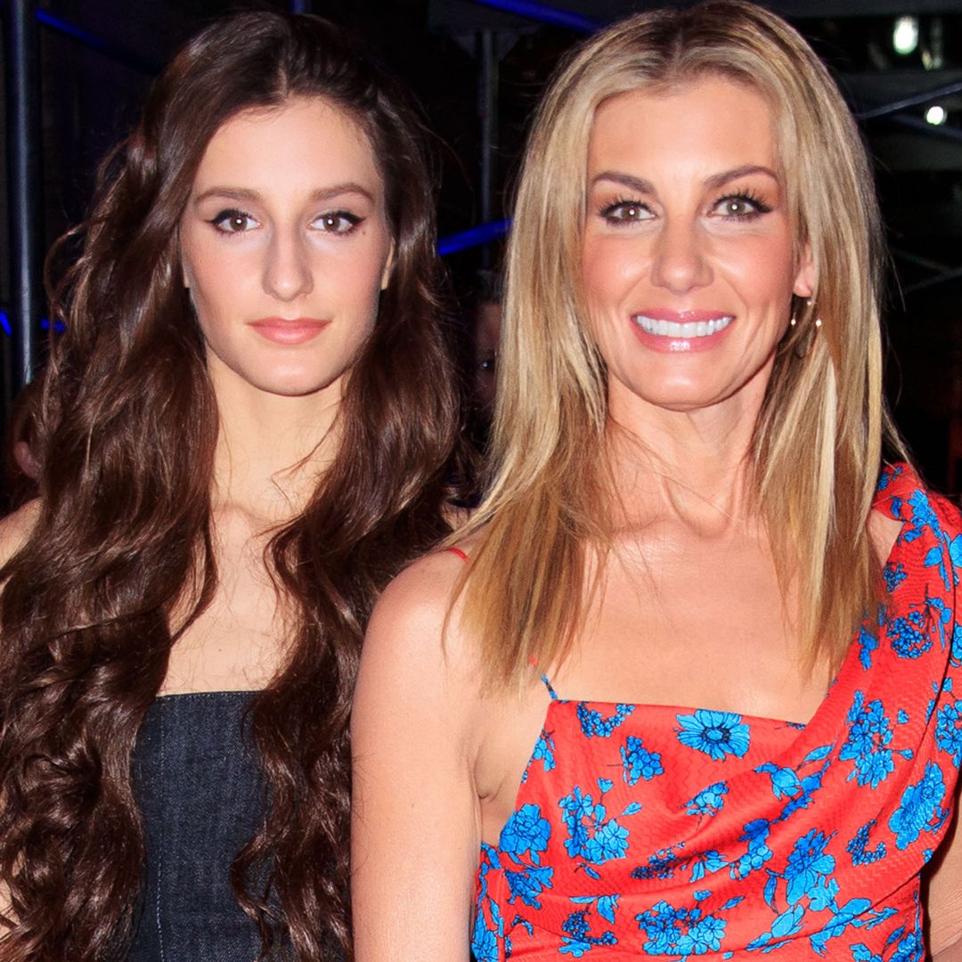 Faith Hill And Tim Mcgraws Daughter Gracie Stuns In Tiny Bikini In Sun