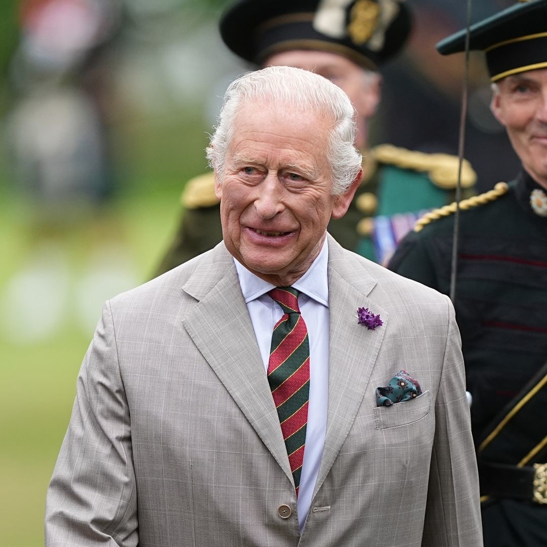 Prince Charles faces royal baby fears as the world waits to hear that ...
