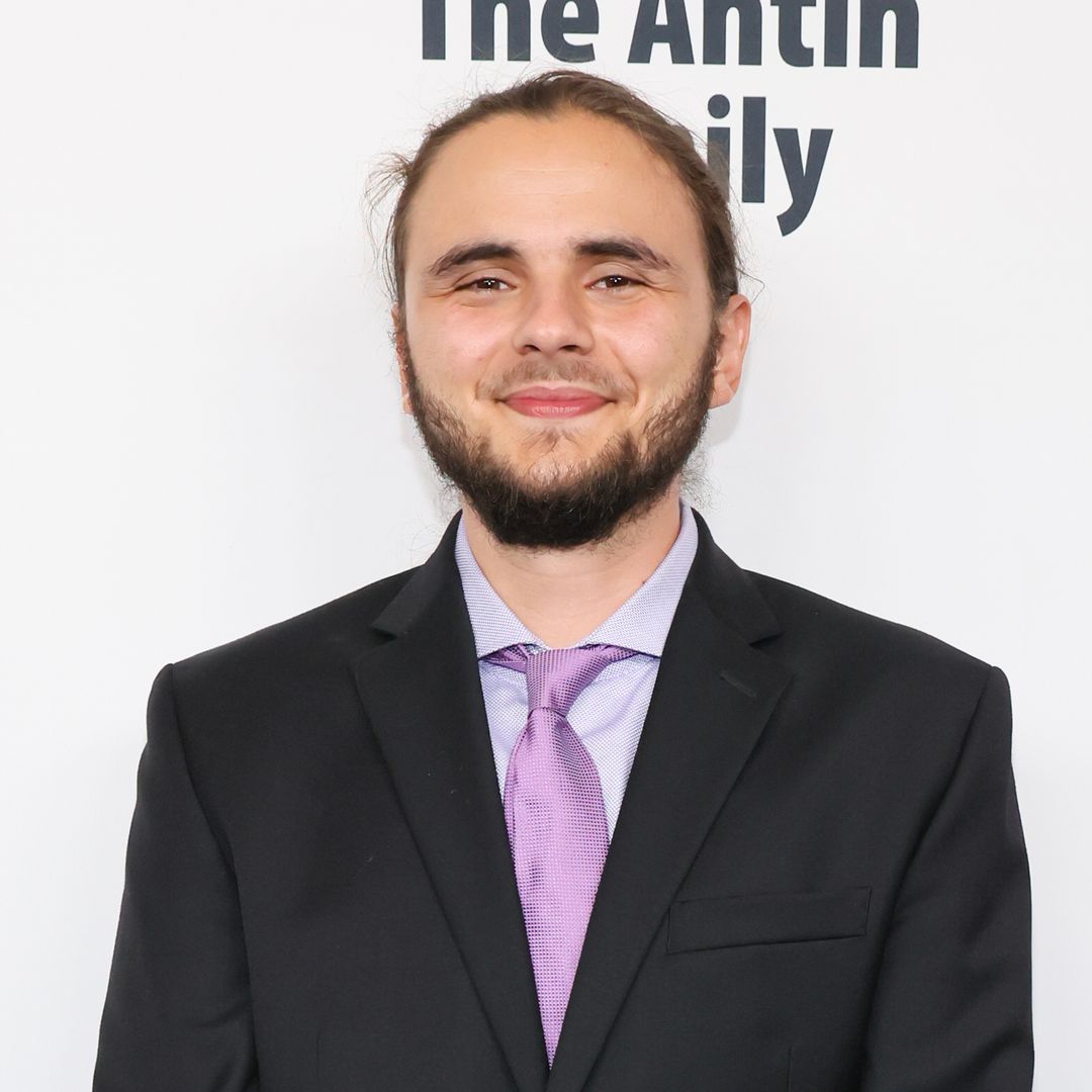 Michael Jackson's sons Prince and Blanket pose for ultra-rare family ...