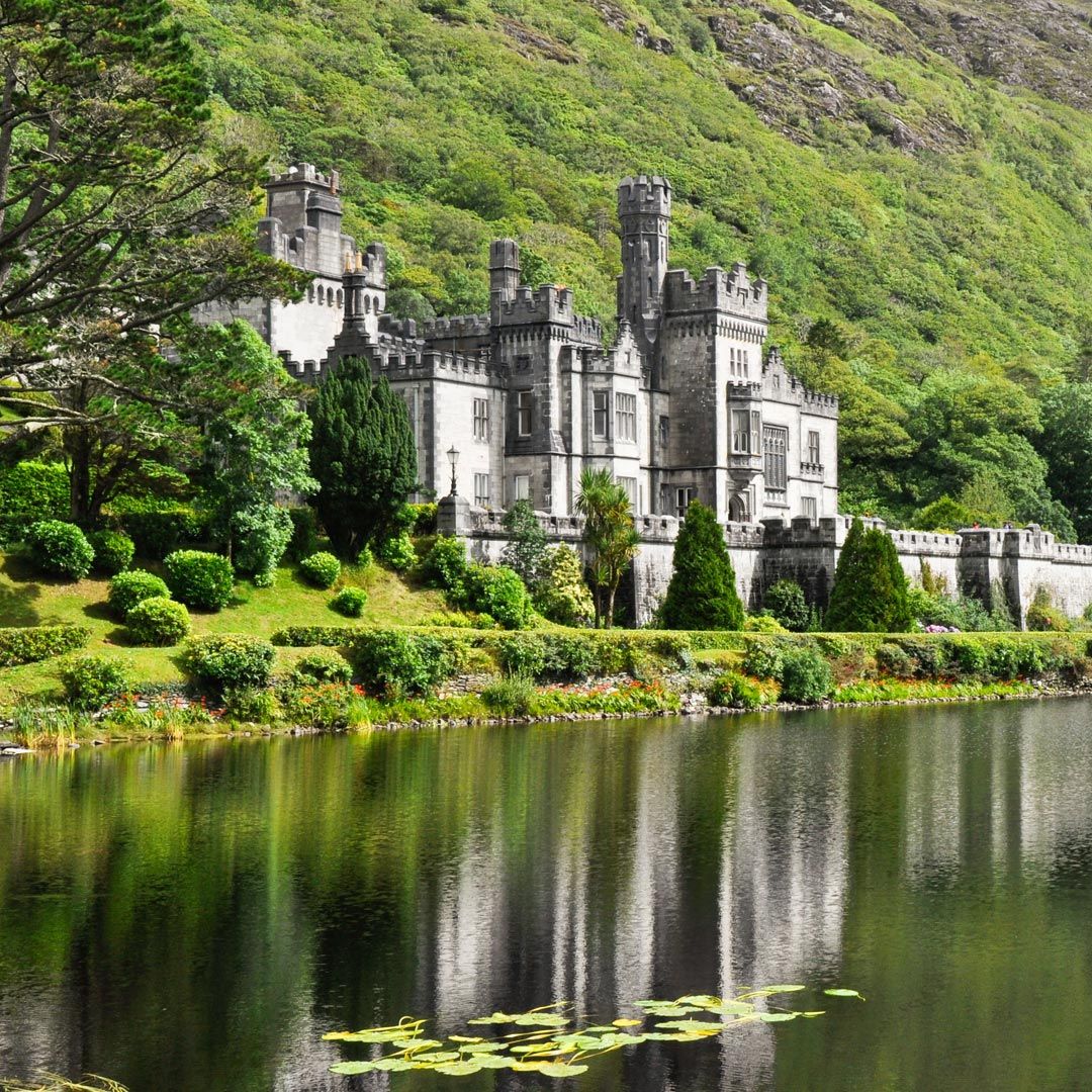 Wedding poems: 24 ideas for your ceremony | HELLO!