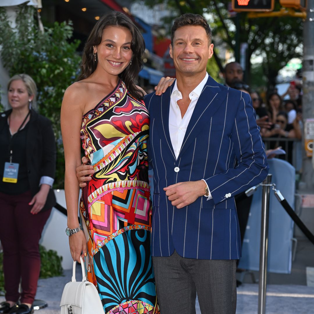 Meet Ryan Seacrest's younger sister Meredith: what their relationship ...