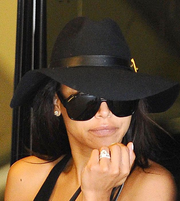 Naya Rivera shows of her wedding and engagement rings for the first ...
