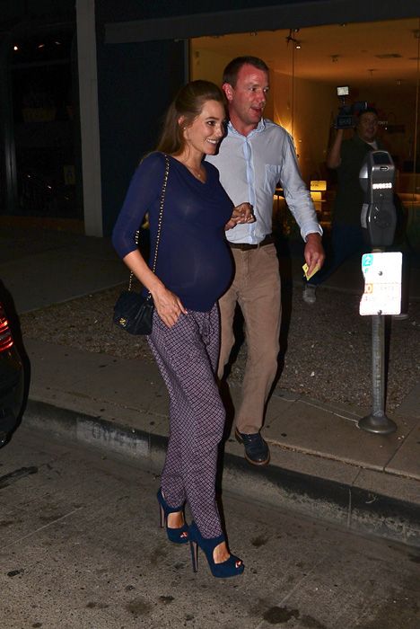 Guy Ritchie and pregnant girlfriend Jacqui Ainsley go out for dinner ...