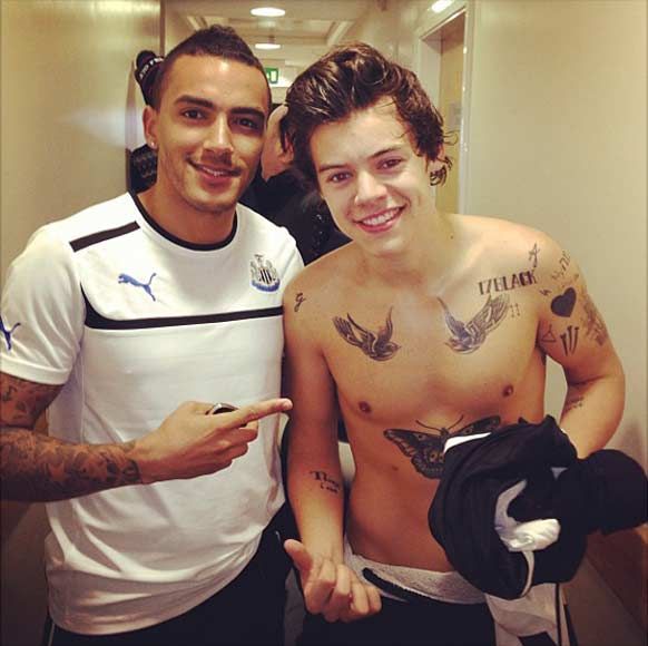One Direction play football with Newcastle United | HELLO!