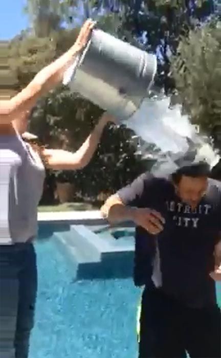 Ben Affleck takes part in ALS Ice Bucket Challenge | HELLO!