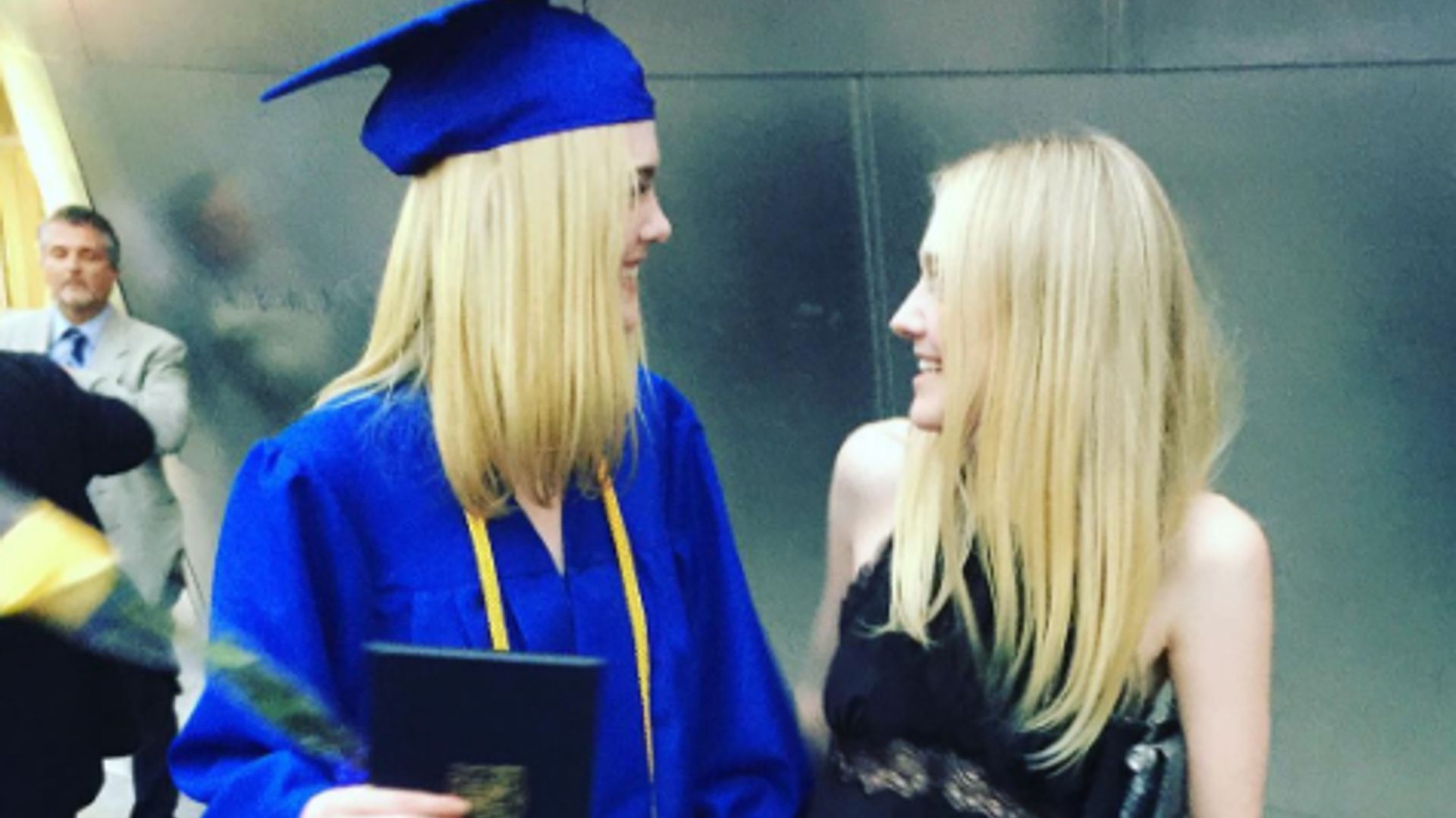 Ariel Winter and Elle Fanning graduate high school | HELLO!
