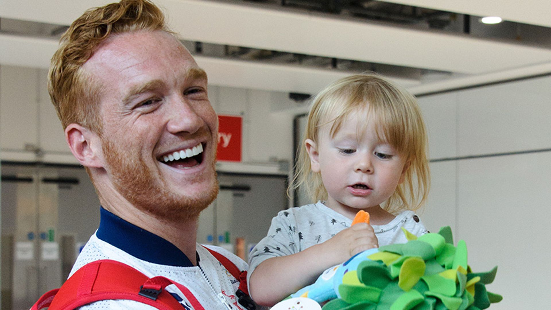 Greg Rutherford's sweet family reunion at airport after Rio | HELLO!
