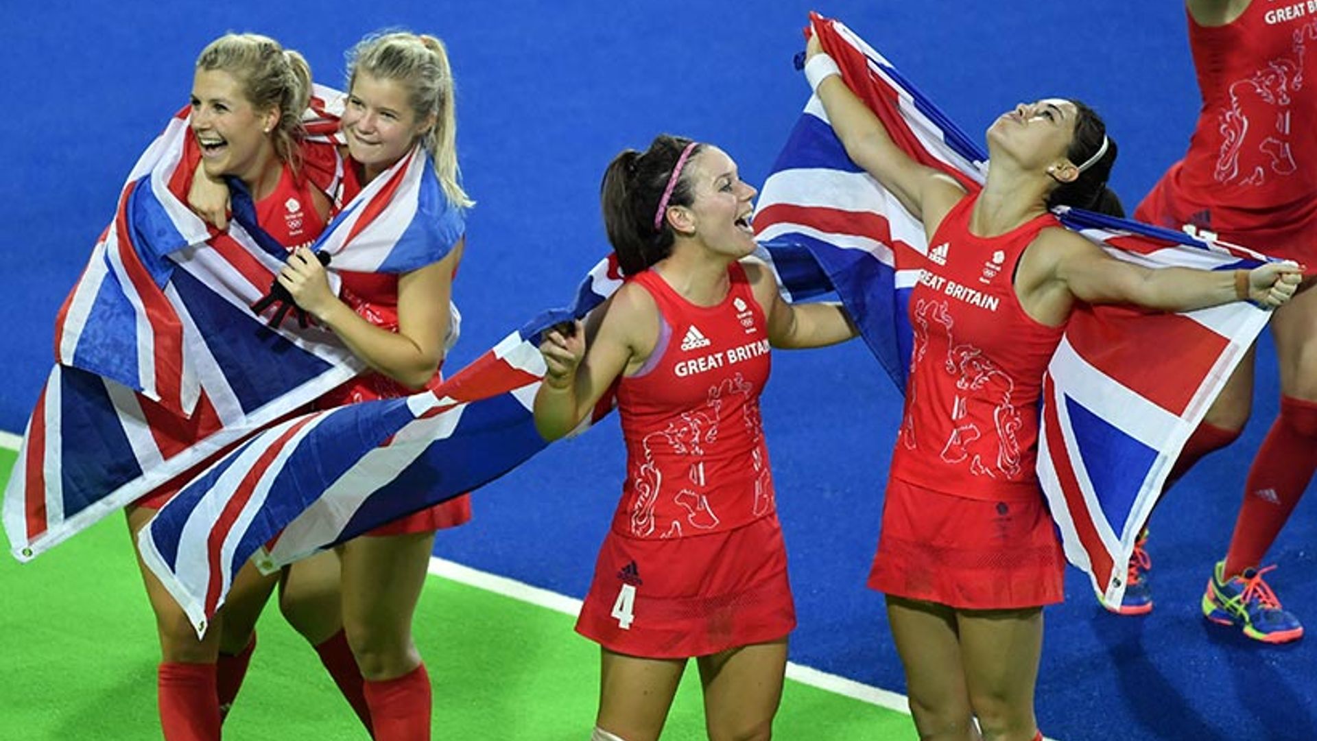 Sam Quek's Olympic hockey pals are supporting star on I'm a Celebrity ...