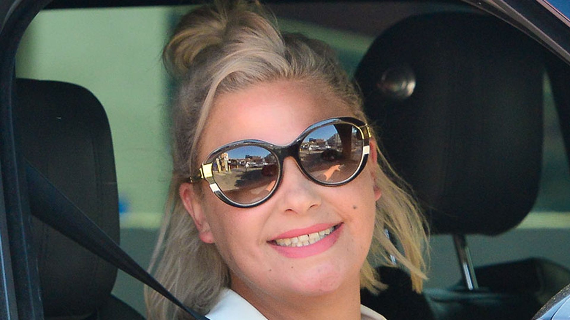 Strictly's Lisa Armstrong poses with her two gorgeous boys - see the ...