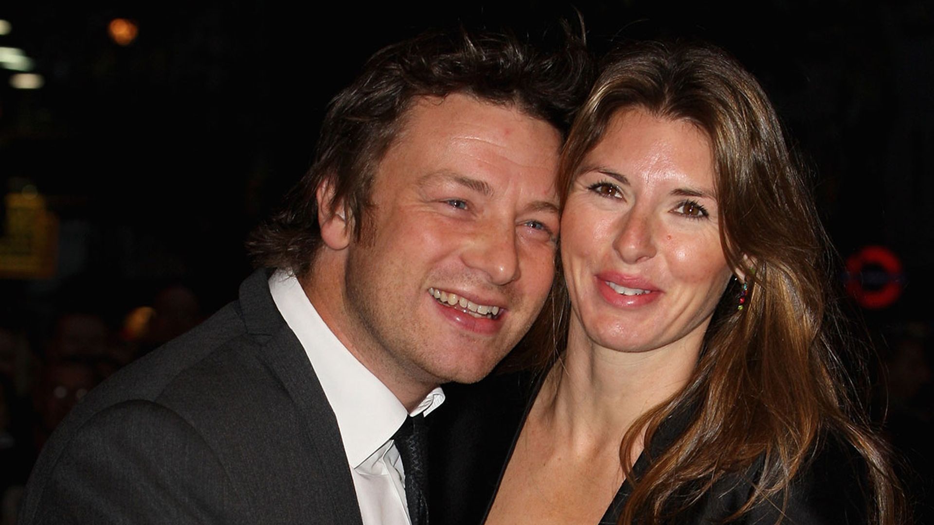 Jamie Oliver's wife Jools spots her mum's modelling photo in the V&A ...
