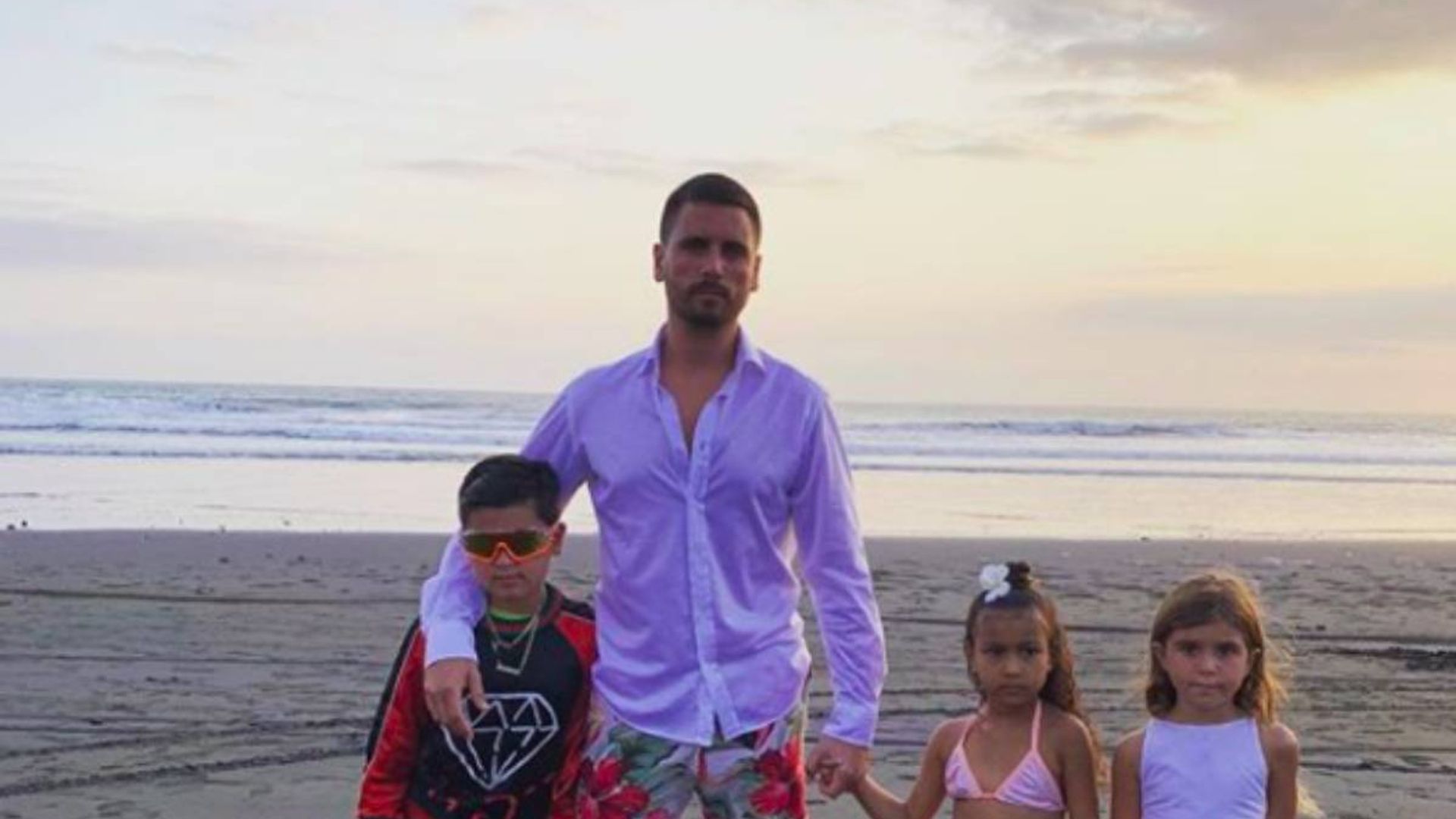 Mason Disick is the double of dad Scott Disick in new photo on the ...