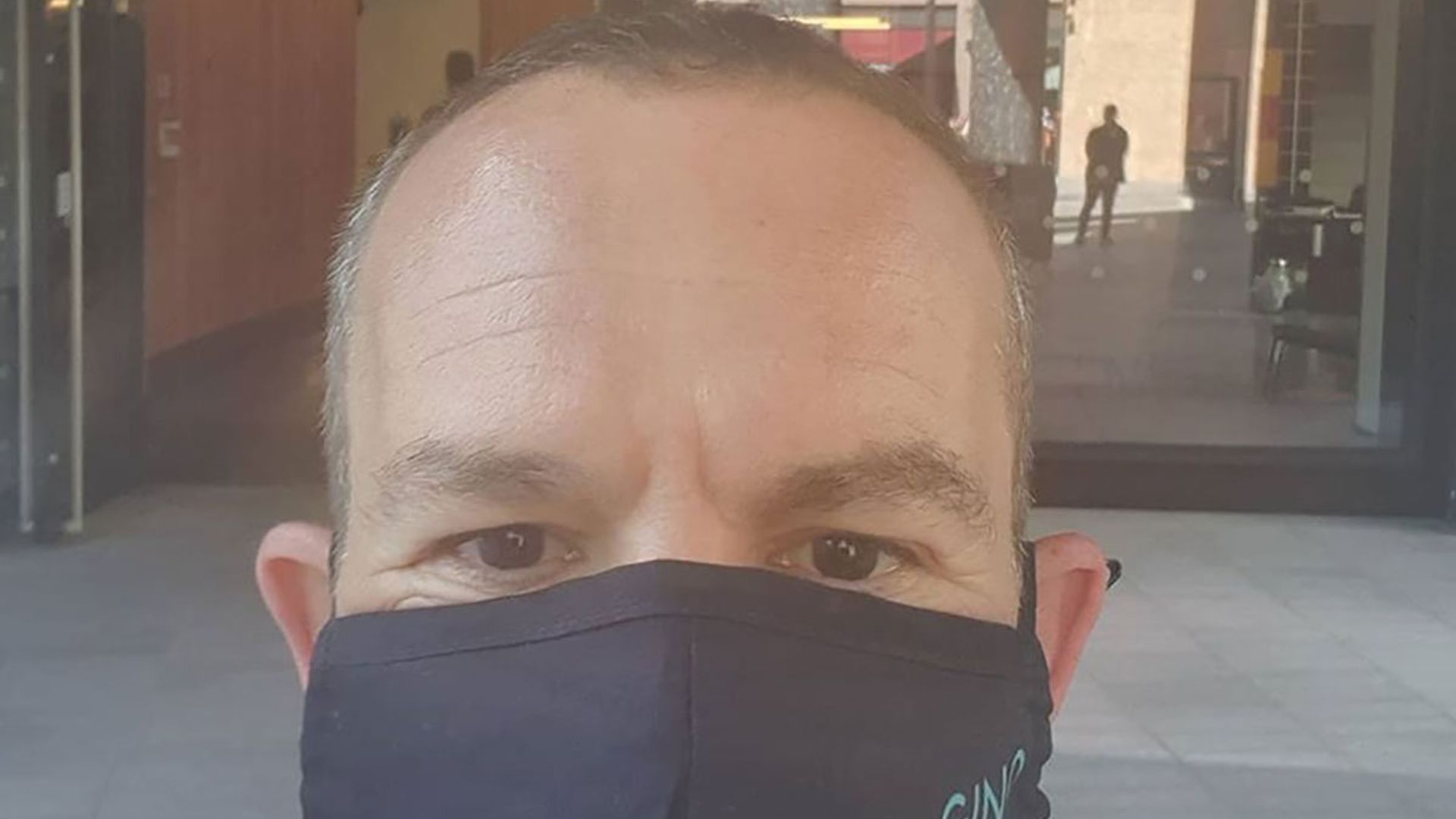 This Morning's Martin Lewis scares fans by donning bizarre face mask ...