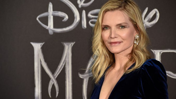 Michelle Pfeiffer shares makeup-free selfie - and it's 'perfection ...