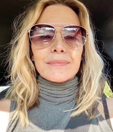 Michelle Pfeiffer shares makeup-free selfie - and it's 'perfection ...