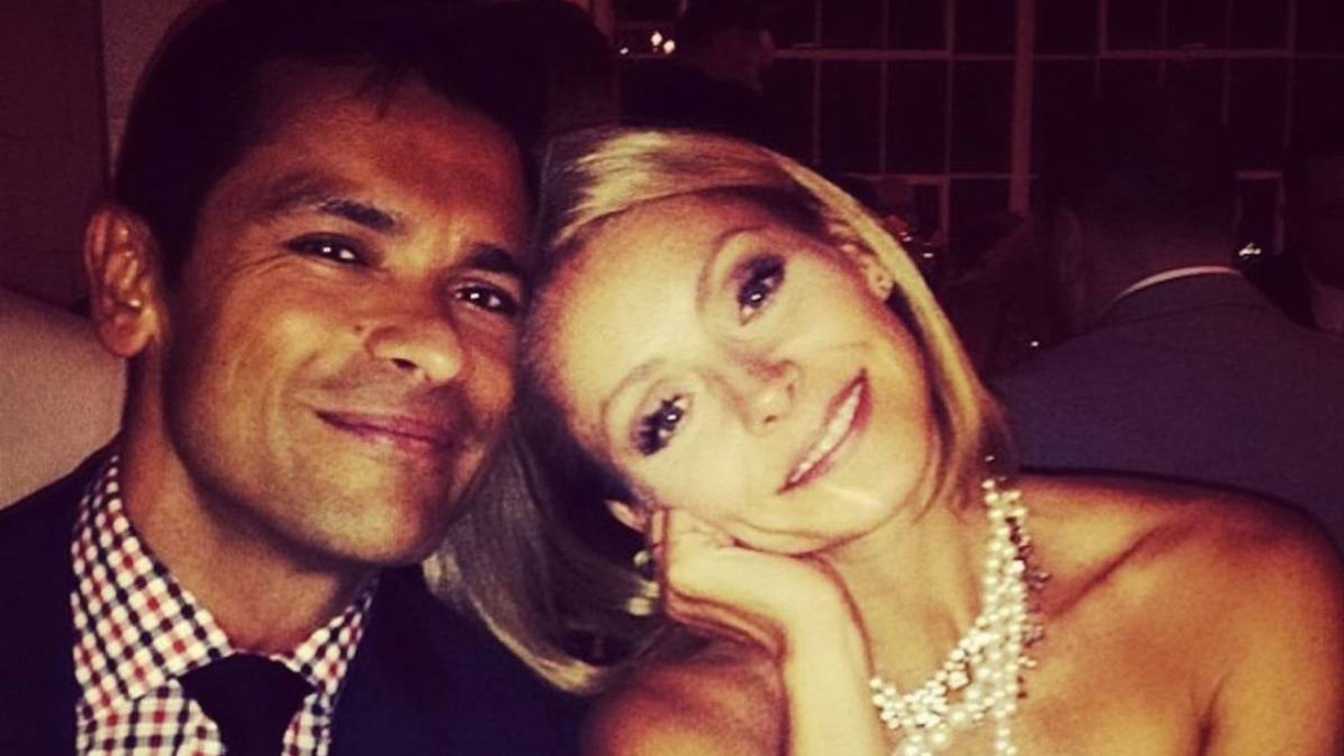 Kelly Ripa reunited with Mark Consuelos in heartwarming family photo ...
