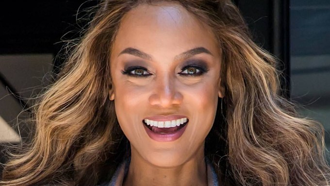 Tyra Banks' unbelievable physique wows fans as she poses in tiny shorts ...