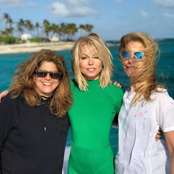 Kelly Ripa looks incredible in edgy green swimsuit with a twist | HELLO!