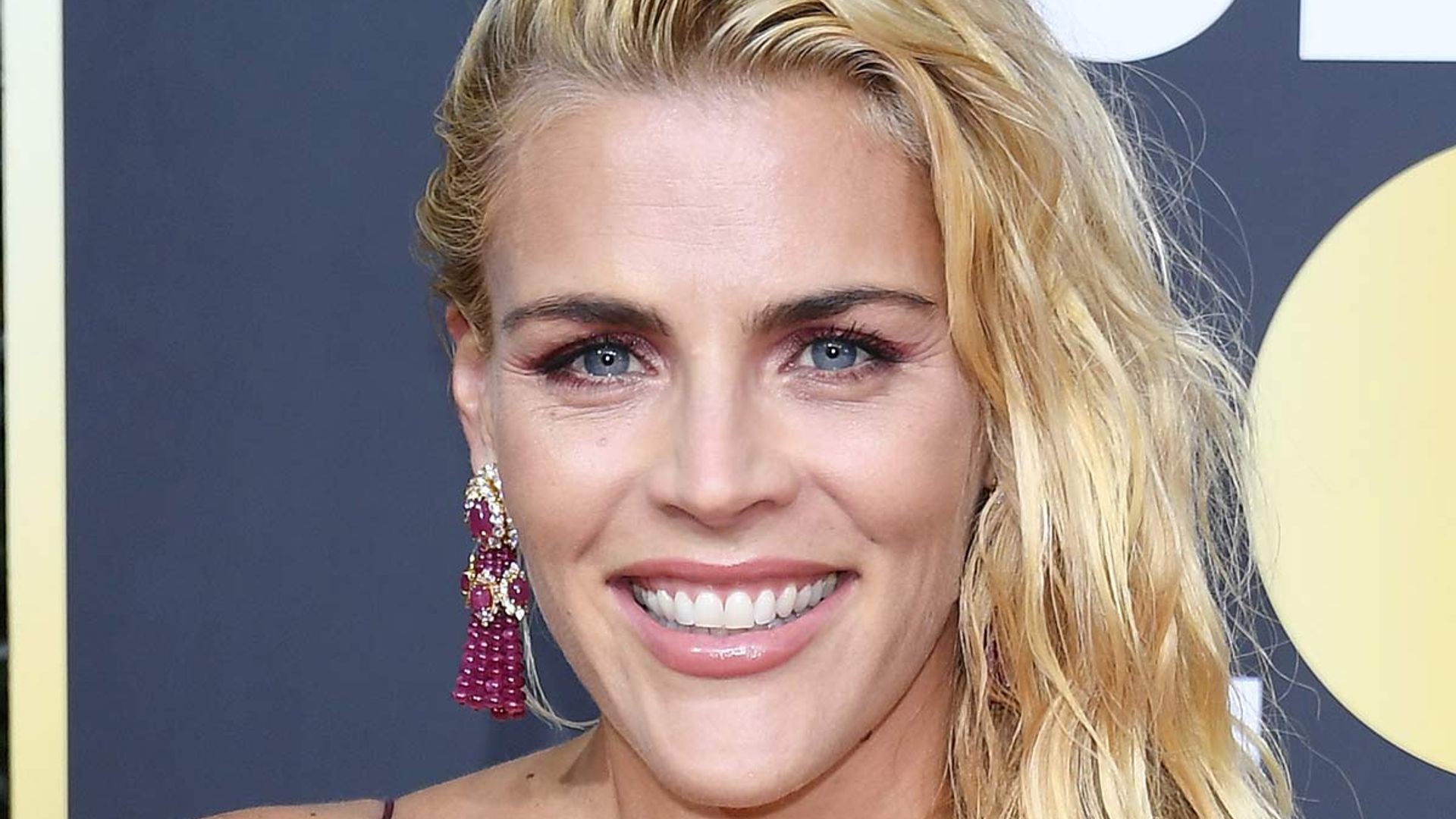 Busy Philipps pole dancing in her underwear has to be seen to be ...