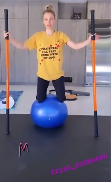 Kaley Cuoco shows off impressive balancing skills in gruelling workout ...