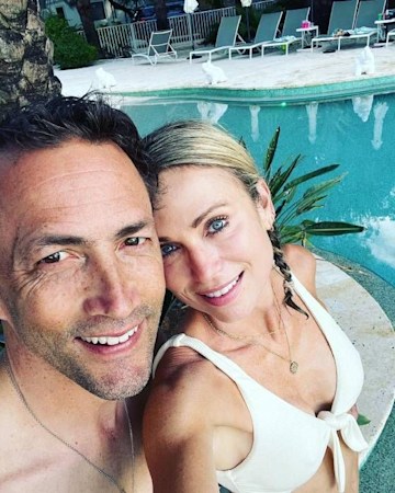 GMA's Amy Robach stuns in white bikini in poolside selfie during time ...