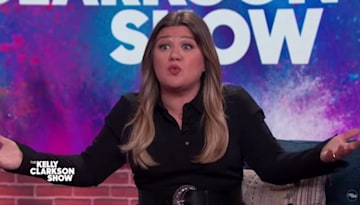Kelly Clarkson surprises fans with TMI story | HELLO!