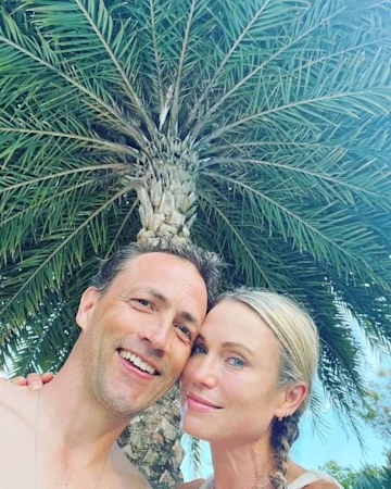 GMA's Amy Robach stuns fans with loved-up selfie as she relaxes on her ...
