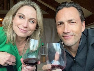 GMA's Amy Robach stuns in green for romantic date night with husband ...