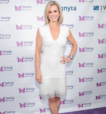 GMA's Dr. Jennifer Ashton wows with workout in figure-hugging white ...