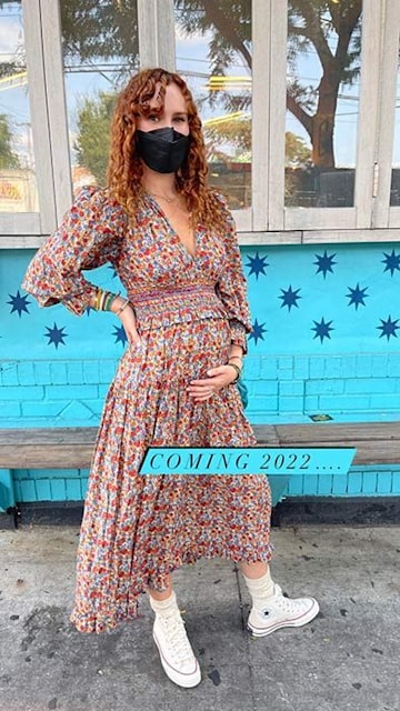 Demi Moore's daughter Rumer Willis teases fans with baby bump snap ...