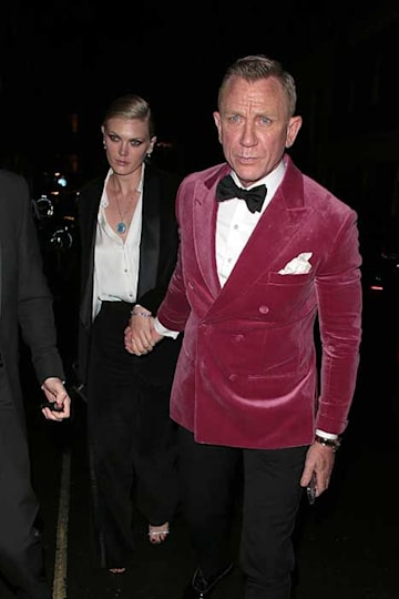 Daniel Craig makes extremely rare appearance with his daughter Ella ...