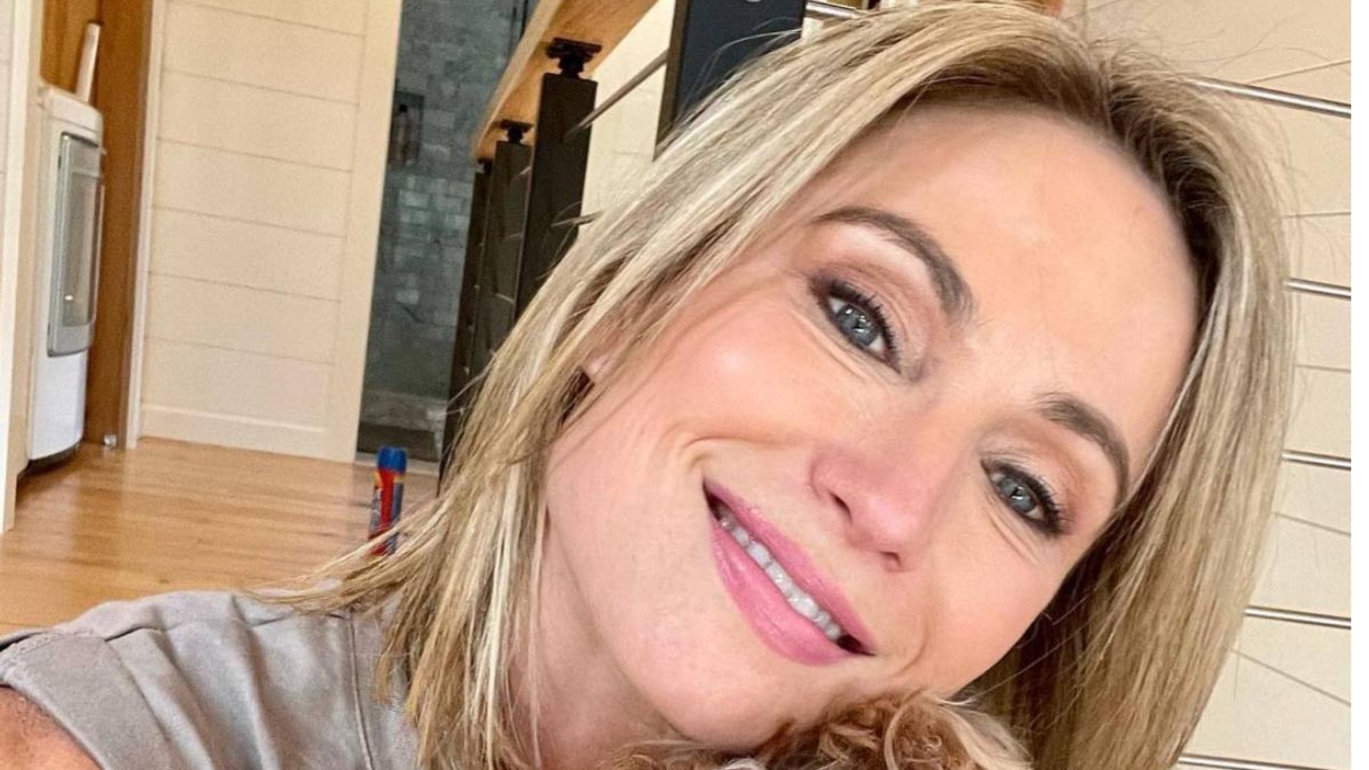 GMA's Amy Robach stuns fans with exceptionally rare photo with both ...