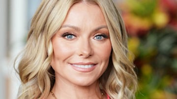 Kelly Ripa shares surprising pool photo from jaw-dropping Hamptons ...