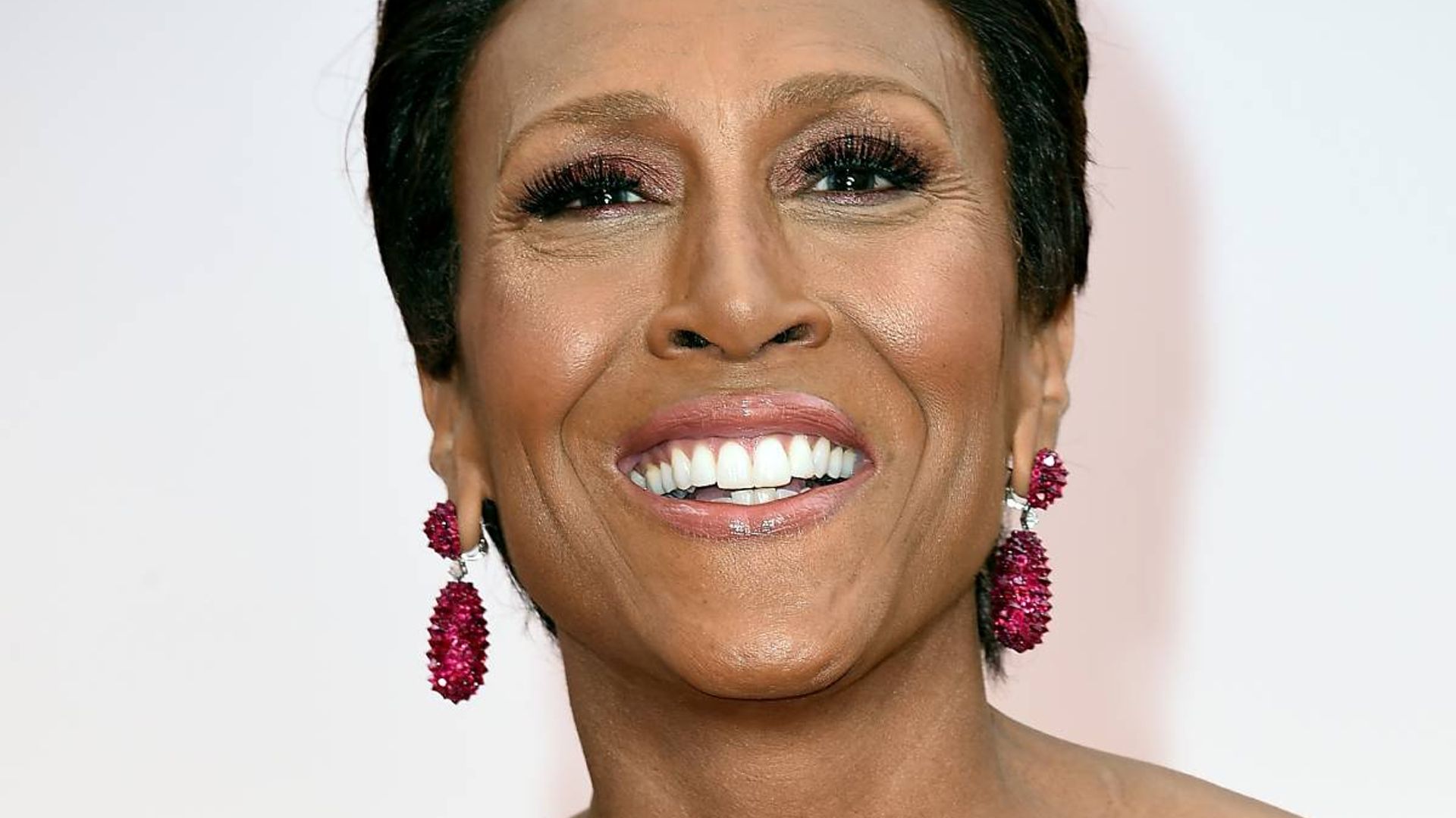 GMA's Robin Roberts causes a stir with poolside photo with partner ...