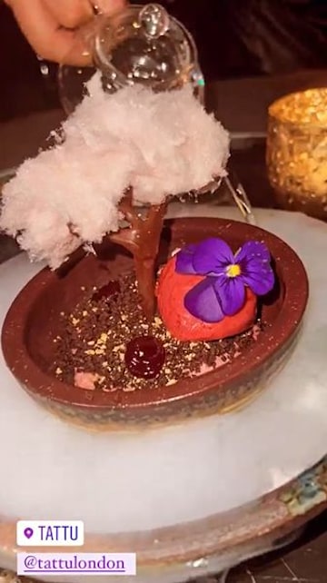 Michelle Keegan shows off incredible toned abs as she celebrates hen ...