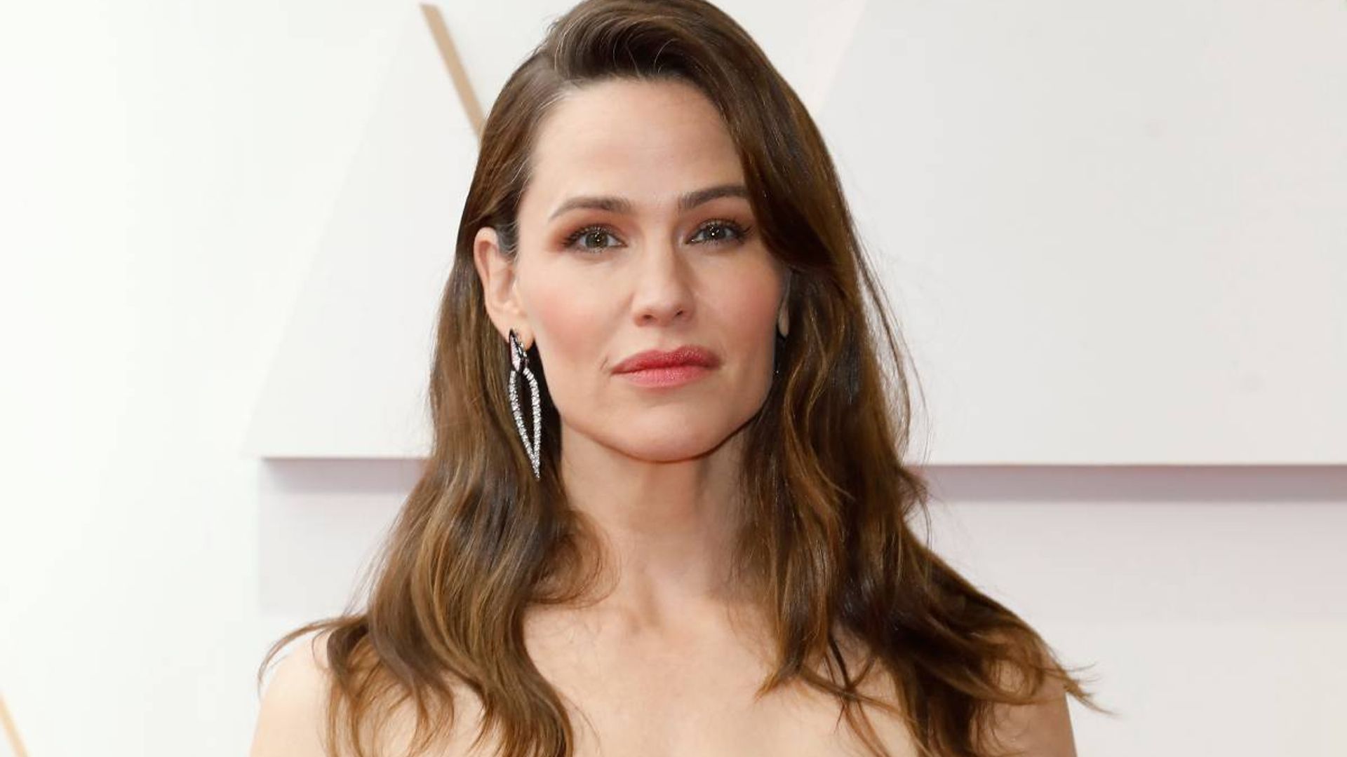 Jennifer Garner inundated with praise as she admits she's going through ...