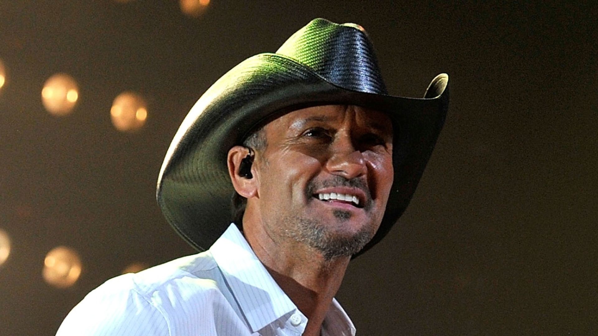 Tim McGraw shares joyous news as he provides rare glimpse into life at ...