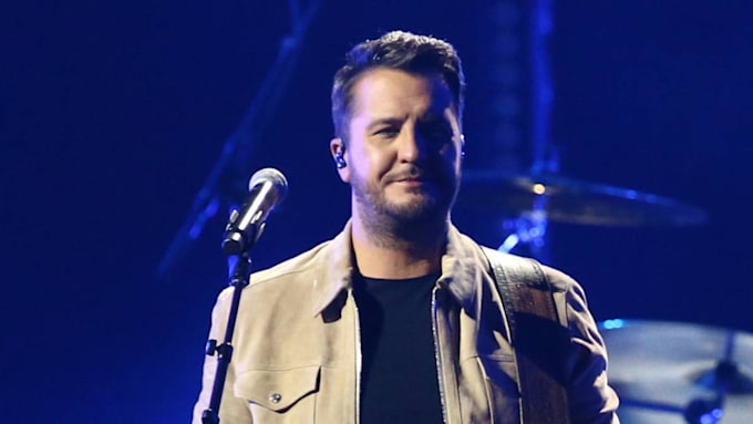 Luke Bryan ushers in end of an era in heartfelt message - fans send ...