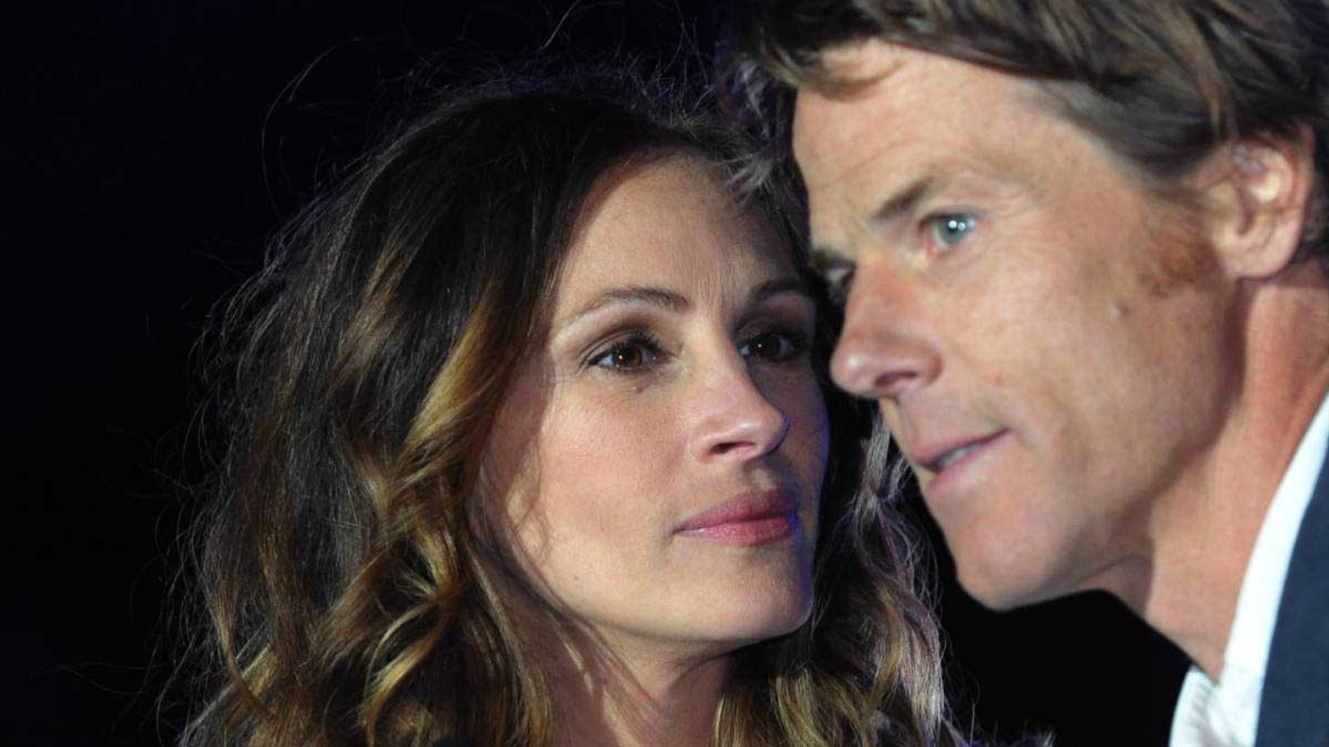 Julia Roberts' very rare video of her son sparks concern from some fans ...