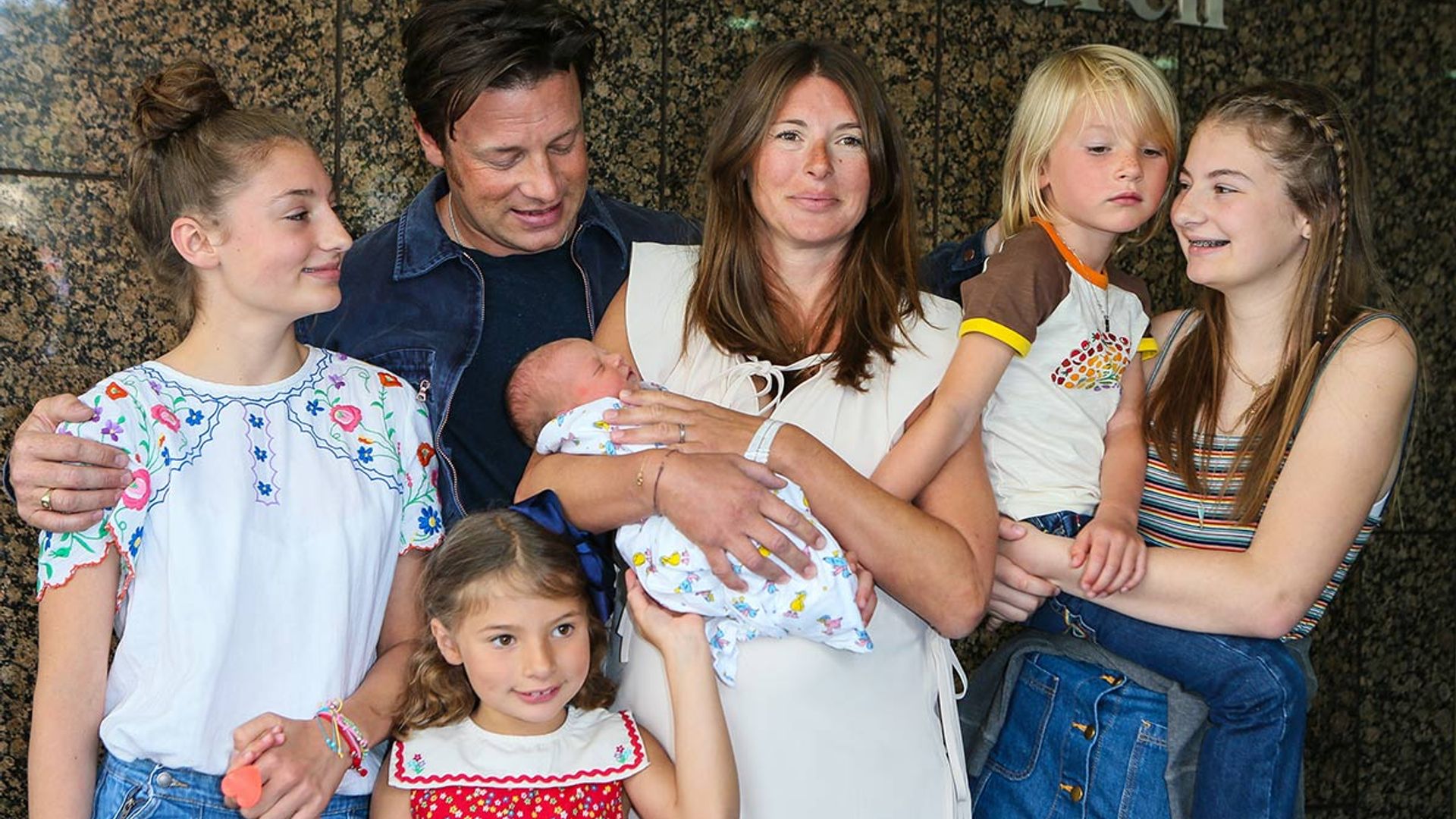 Jools Oliver melts hearts as she reveals close bond between Jamie and ...