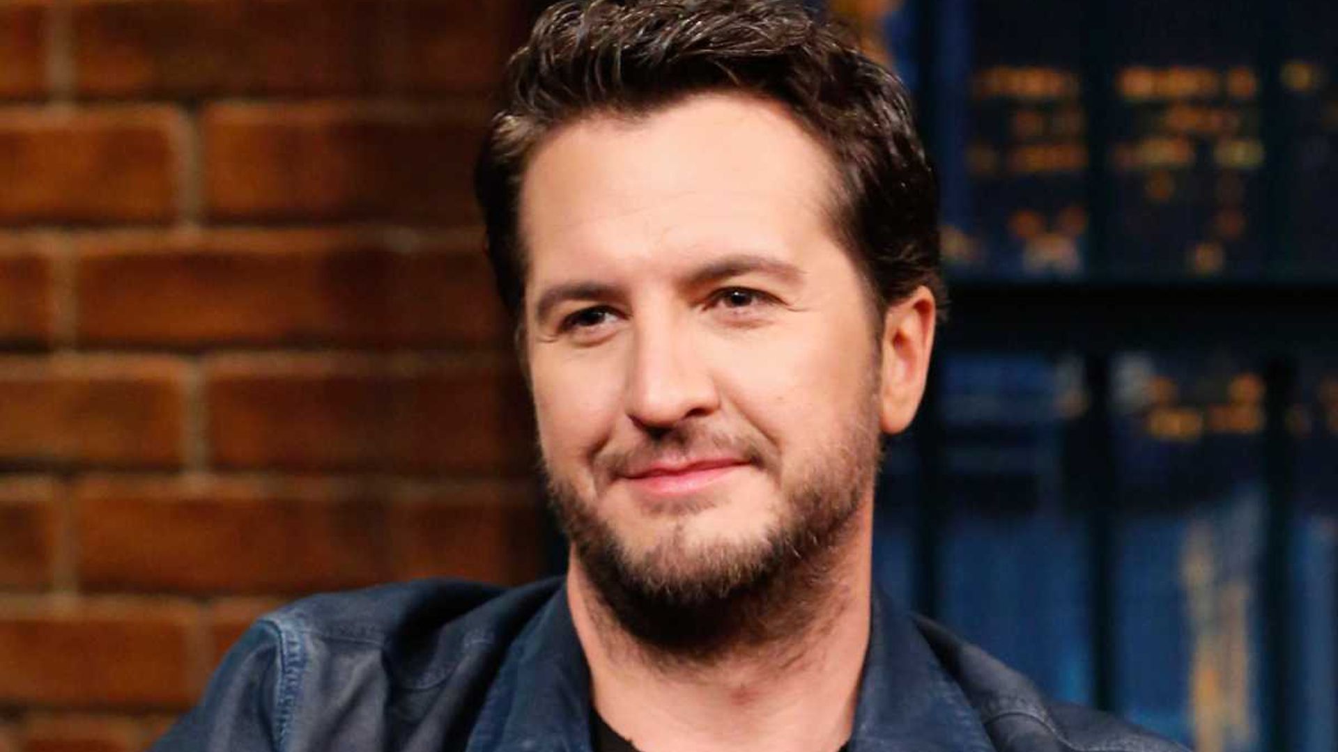 Luke Bryan's actions leave emotional fans in tears during hugely ...