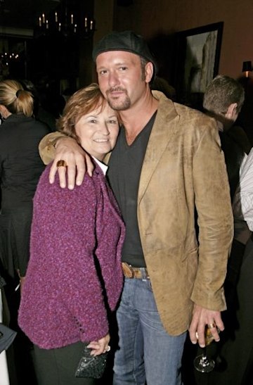 Tim McGraw makes emotional revelation about his family and childhood ...