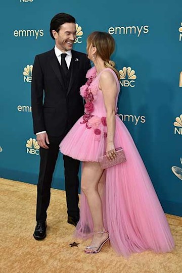 Emmys 2022: Kaley Cuoco & Tom Pelphrey caught in sweet moment during ...
