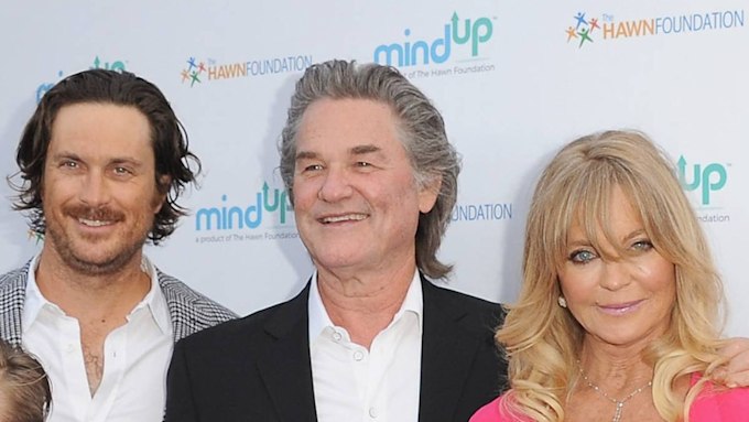 Goldie Hawns Son Oliver Hudson Opens Up About Strained Relationship With Biological Father Bill