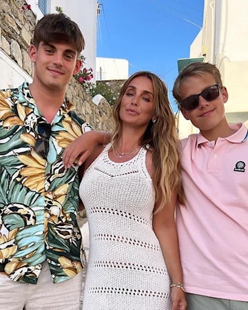 Louise Redknapp shocks with photo of lookalike mum – and they are twins ...