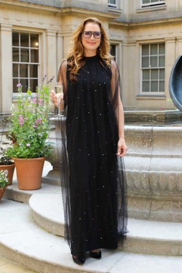Brooke Shields 57 Stuns In A Skimpy Skims Bra Set And Fans Are