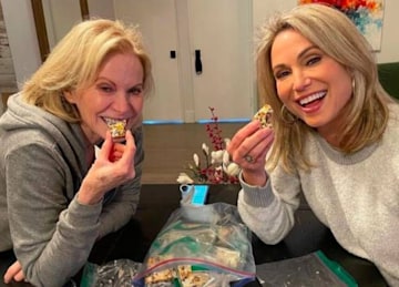 GMA's Amy Robach shares unbelievably rare family photo with lookalike ...